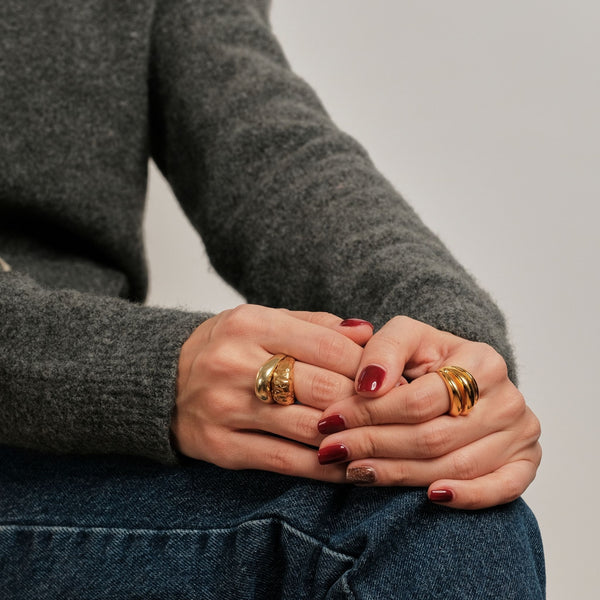 LINYA JEWELRY - Amorphous Shiny Gold Oval Signet Ring | DOORS NYC